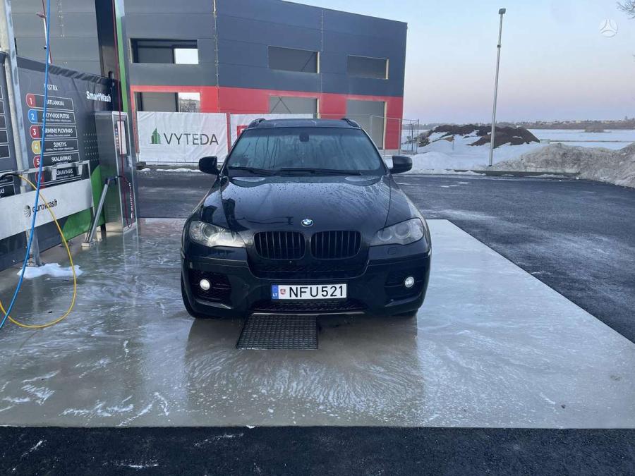 Black BMW X6 2010 in Kedainiai, with an engine capacity of 2.99 L and mileage of 320 thousand km for 10800 €, photo 7 on AUTOMOTO.COM.LV