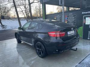 Black BMW X6 2010 in Kedainiai, with an engine capacity of 2.99 L and mileage of 320 thousand km for 10800 €, photo 8 on AUTOMOTO.COM.LV