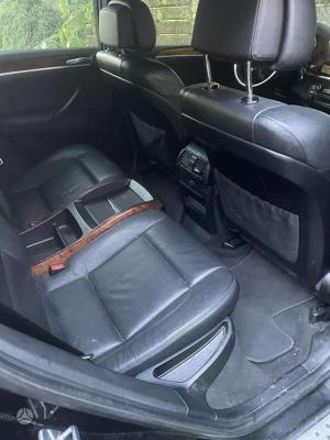 Black BMW X6 2010 in Kedainiai, with an engine capacity of 2.99 L and mileage of 320 thousand km for 10800 €, photo 14 on AUTOMOTO.COM.LV