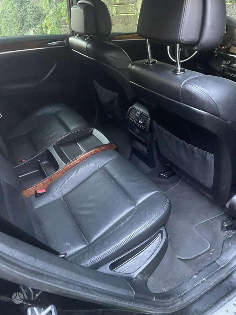 Black BMW X6 2010 in Kedainiai, with an engine capacity of 2.99 L and mileage of 320 thousand km for 10800 €, photo 14 on AUTOMOTO.COM.LV