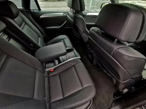 Black BMW X6 2010 in Riga, with an engine capacity of 3.00 L and mileage of 239 thousand km for 18900 €, photo 14 on AUTOMOTO.COM.LV
