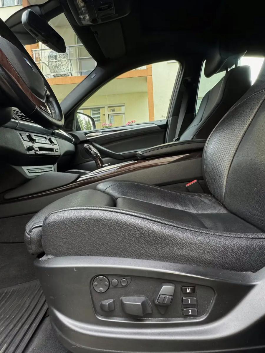 Melns BMW X6 2010 Rīga, ar dzinēja tilpumu 3.00 L un nobraukumu 363 tūkst. km par 11300 €, foto 13 vietnē AUTOMOTO.COM.LV