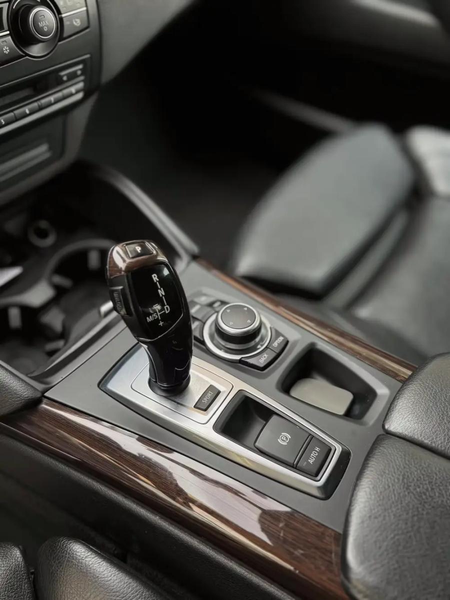 Melns BMW X6 2010 Rīga, ar dzinēja tilpumu 3.00 L un nobraukumu 363 tūkst. km par 11300 €, foto 15 vietnē AUTOMOTO.COM.LV