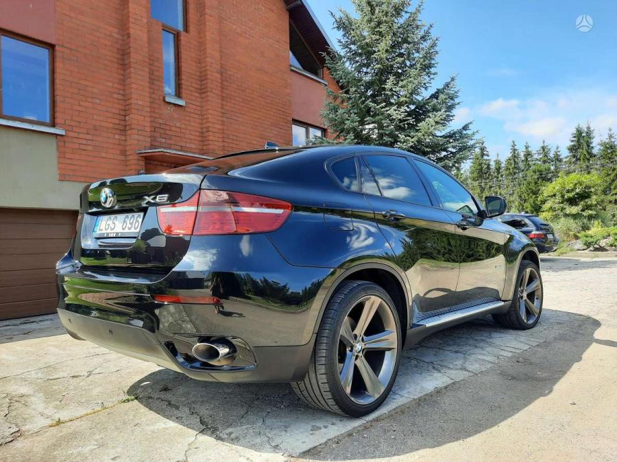 Melns BMW X6 2010 Radviliškis, ar dzinēja tilpumu 2.99 L un nobraukumu 315 tūkst. km par 7300 €, foto 1 vietnē AUTOMOTO.COM.LV