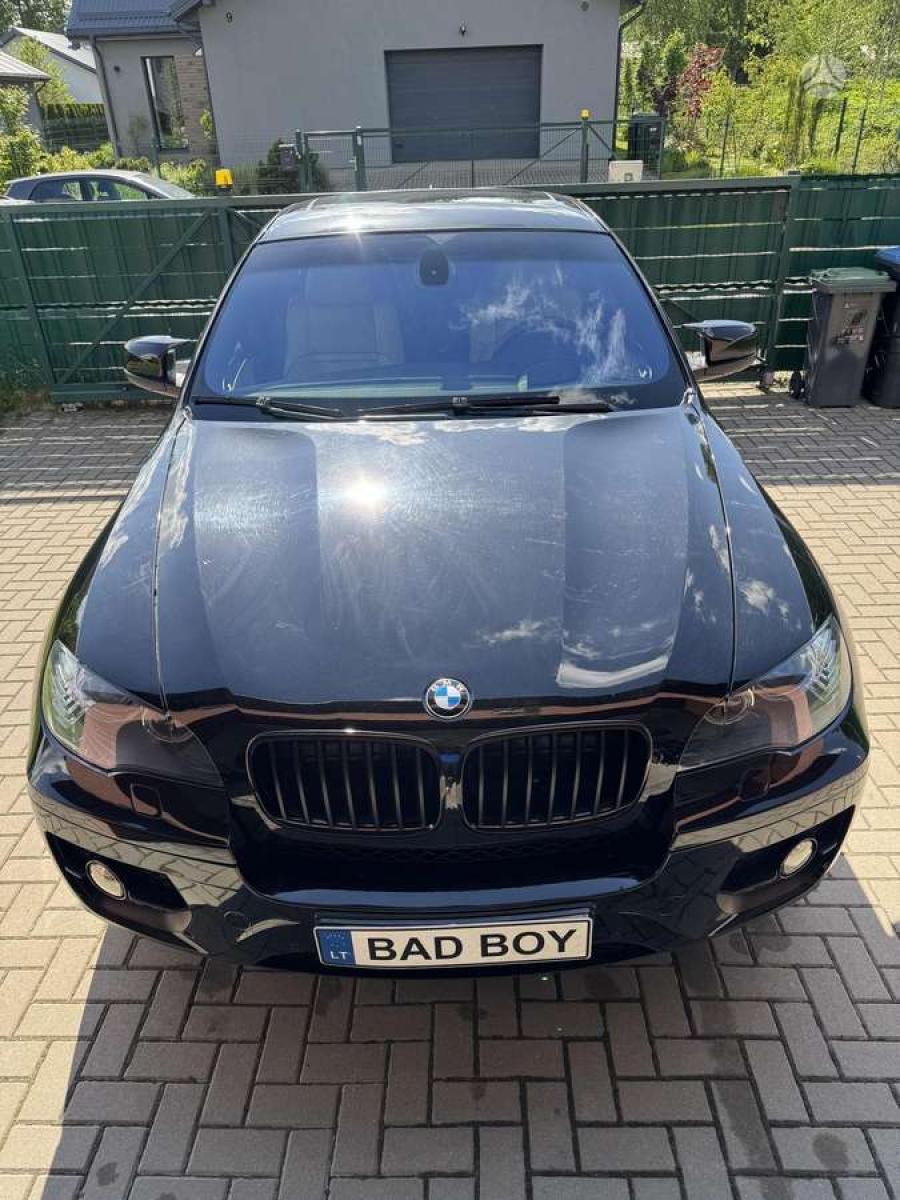 Black BMW X6 2010 in Vilnius, with an engine capacity of 2.99 L and mileage of 252 thousand km for 16900 €, photo 4 on AUTOMOTO.COM.LV