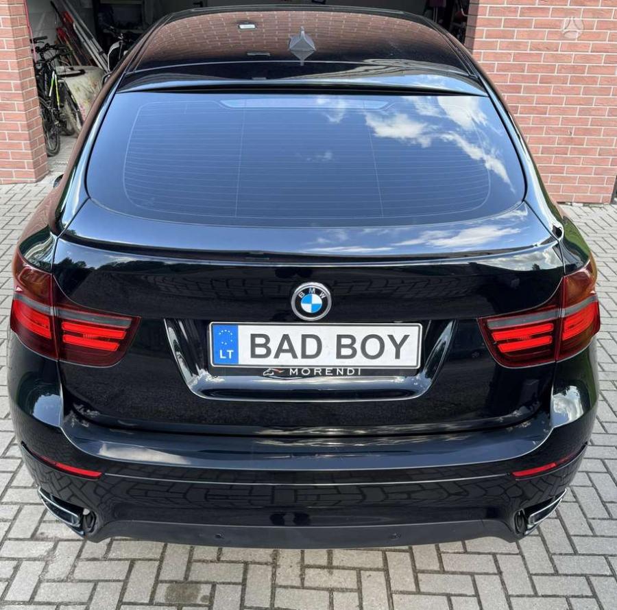 Black BMW X6 2010 in Vilnius, with an engine capacity of 2.99 L and mileage of 252 thousand km for 16900 €, photo 7 on AUTOMOTO.COM.LV
