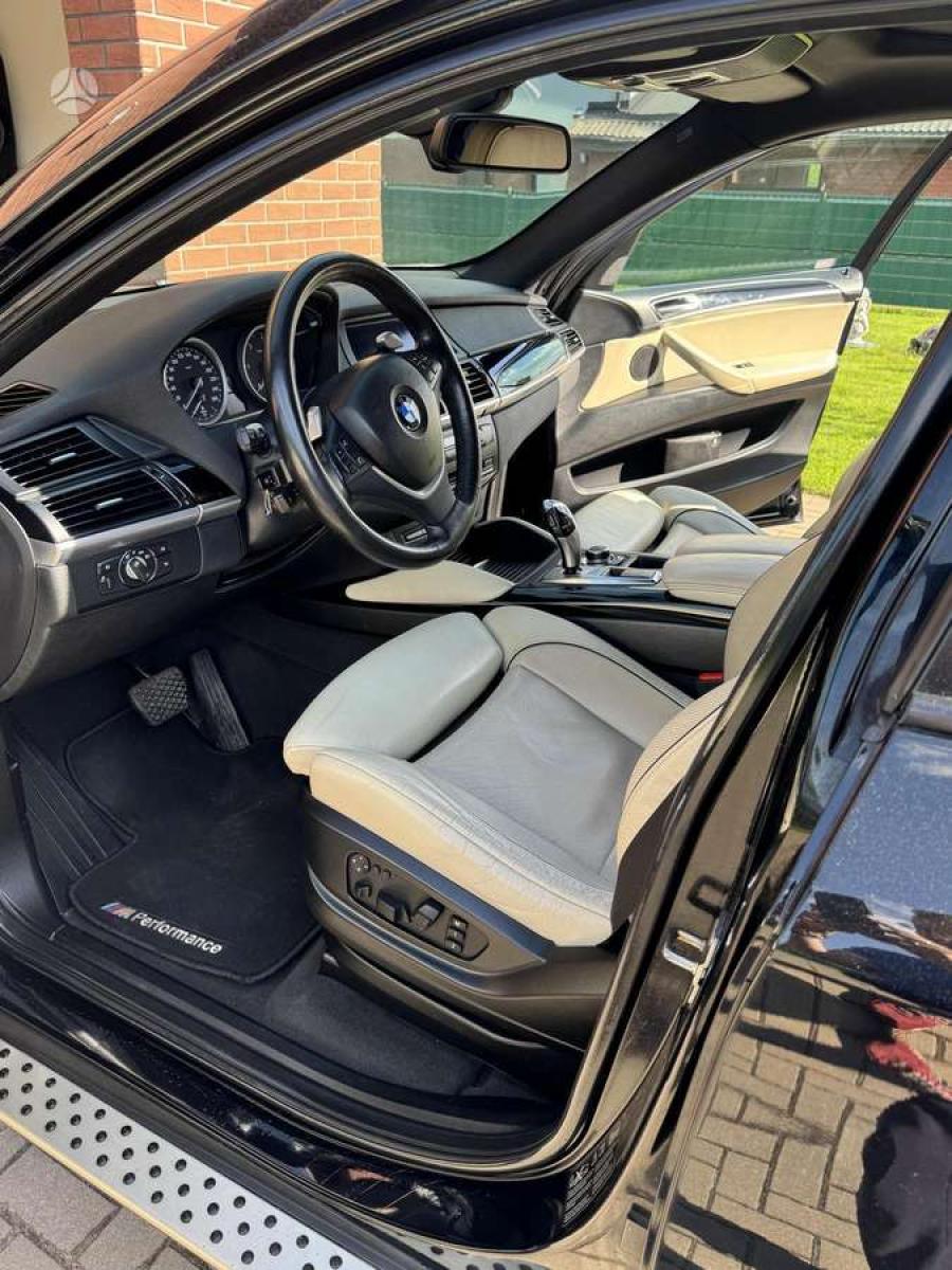 Black BMW X6 2010 in Vilnius, with an engine capacity of 2.99 L and mileage of 252 thousand km for 16900 €, photo 15 on AUTOMOTO.COM.LV