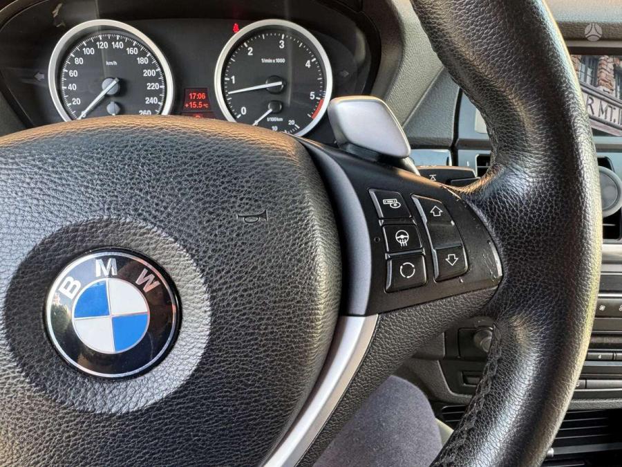 Black BMW X6 2010 in Vilnius, with an engine capacity of 2.99 L and mileage of 252 thousand km for 16900 €, photo 18 on AUTOMOTO.COM.LV