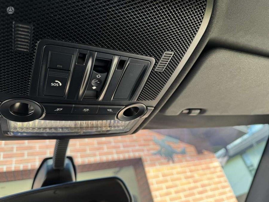 Black BMW X6 2010 in Vilnius, with an engine capacity of 2.99 L and mileage of 252 thousand km for 16900 €, photo 21 on AUTOMOTO.COM.LV