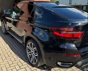 Black BMW X6 2010 in Vilnius, with an engine capacity of 2.99 L and mileage of 252 thousand km for 16900 €, photo 25 on AUTOMOTO.COM.LV