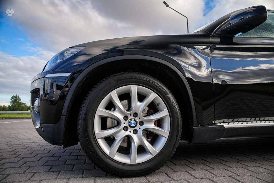 Black BMW X6 2010 in Marijampole, with an engine capacity of 2.99 L and mileage of 243 thousand km for 10450 €, photo 7 on AUTOMOTO.COM.LV