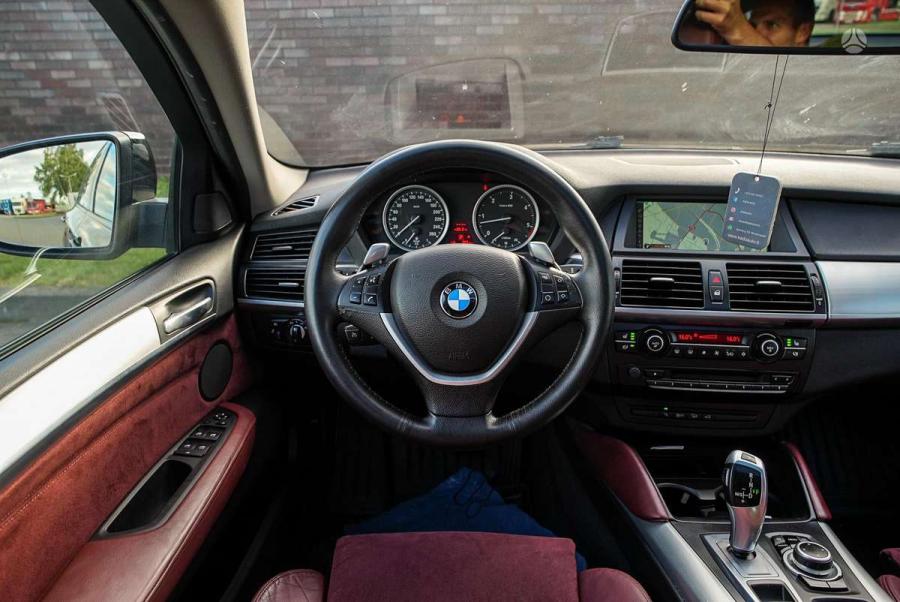 Black BMW X6 2010 in Marijampole, with an engine capacity of 2.99 L and mileage of 243 thousand km for 10450 €, photo 18 on AUTOMOTO.COM.LV