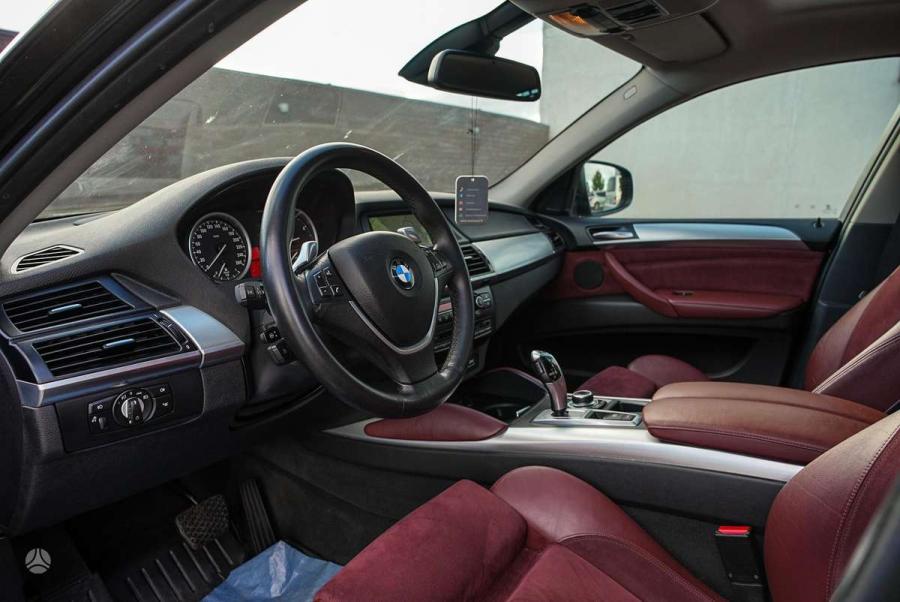 Black BMW X6 2010 in Marijampole, with an engine capacity of 2.99 L and mileage of 243 thousand km for 10450 €, photo 30 on AUTOMOTO.COM.LV