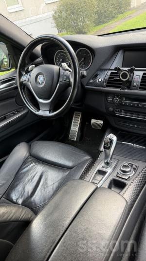 Black BMW X6 2010 in Riga, with an engine capacity of 3.00 L and mileage of 474 thousand km for 9800 €, photo 9 on AUTOMOTO.COM.LV