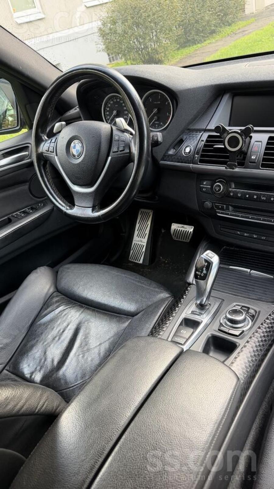 Black BMW X6 2010 in Riga, with an engine capacity of 3.00 L and mileage of 474 thousand km for 9800 €, photo 9 on AUTOMOTO.COM.LV