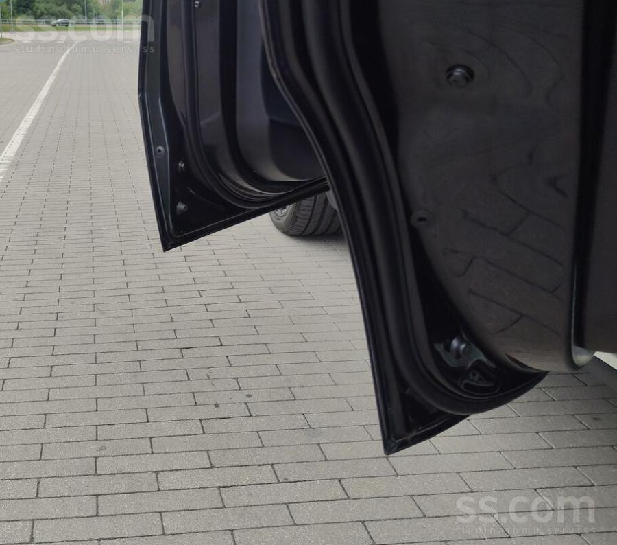 Melns BMW X6 2010 Rēzekne, ar dzinēja tilpumu 3.00 L un nobraukumu 338 tūkst. km par 11400 €, foto 13 vietnē AUTOMOTO.COM.LV