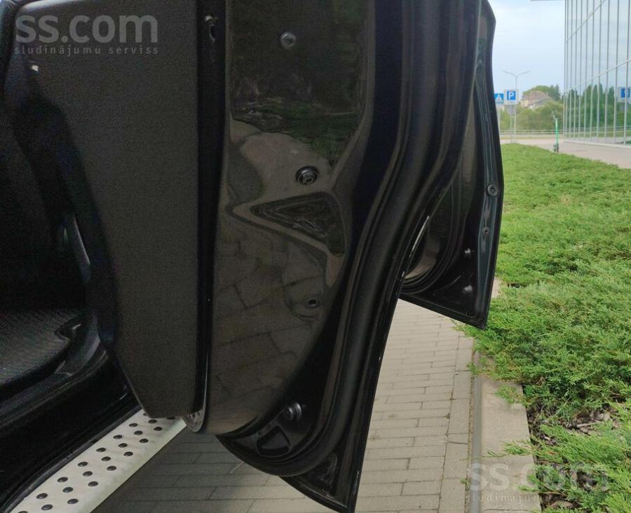 Melns BMW X6 2010 Rēzekne, ar dzinēja tilpumu 3.00 L un nobraukumu 338 tūkst. km par 11400 €, foto 14 vietnē AUTOMOTO.COM.LV
