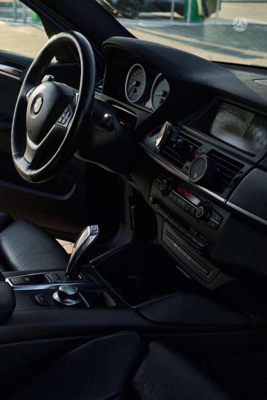 Melns BMW X6 2010 Viļņa, ar dzinēja tilpumu 3.00 L un nobraukumu 245 tūkst. km par 13000 €, foto 22 vietnē AUTOMOTO.COM.LV