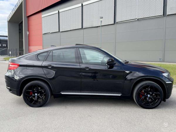 BMW X6 2010 in Prienai on AUTOMOTO.COM.LV Black BMW X6 2010 in Prienai, with an engine capacity of 2.99 L and mileage of 276 thousand km for 10200 β¬, photo 6 on AUTOMOTO.COM.LV