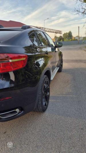 Black BMW X6 2010 in Vilnius, with an engine capacity of 2.99 L and mileage of 278 thousand km for 12450 €, photo 4 on AUTOMOTO.COM.LV