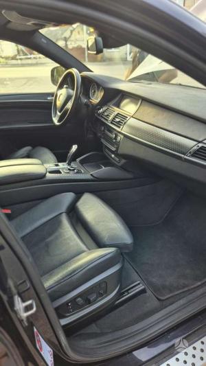 Black BMW X6 2010 in Vilnius, with an engine capacity of 2.99 L and mileage of 278 thousand km for 12450 €, photo 10 on AUTOMOTO.COM.LV