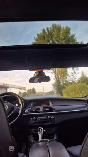 Black BMW X6 2010 in Vilnius, with an engine capacity of 2.99 L and mileage of 278 thousand km for 12450 €, photo 19 on AUTOMOTO.COM.LV