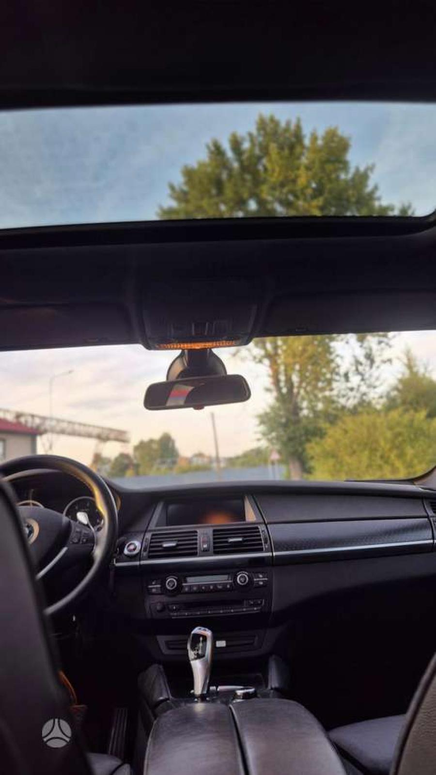 Black BMW X6 2010 in Vilnius, with an engine capacity of 2.99 L and mileage of 278 thousand km for 12450 €, photo 19 on AUTOMOTO.COM.LV