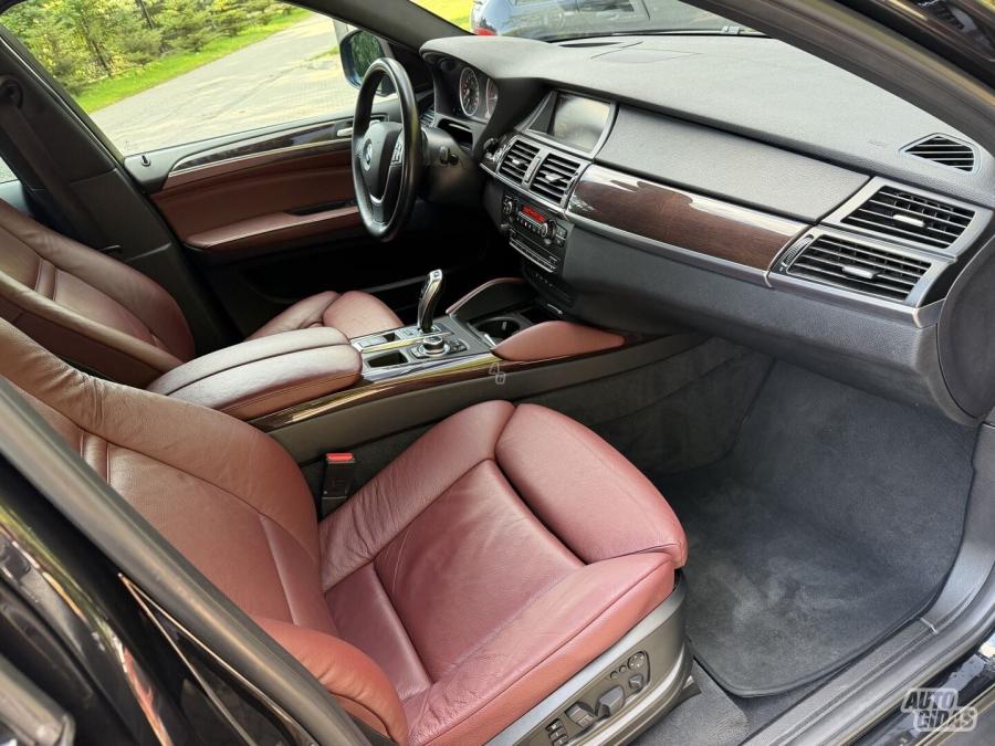 Melns BMW X6 2010 Kauņa, ar dzinēja tilpumu 3.00 L un nobraukumu 285 tūkst. km par 11750 €, foto 14 vietnē AUTOMOTO.COM.LV