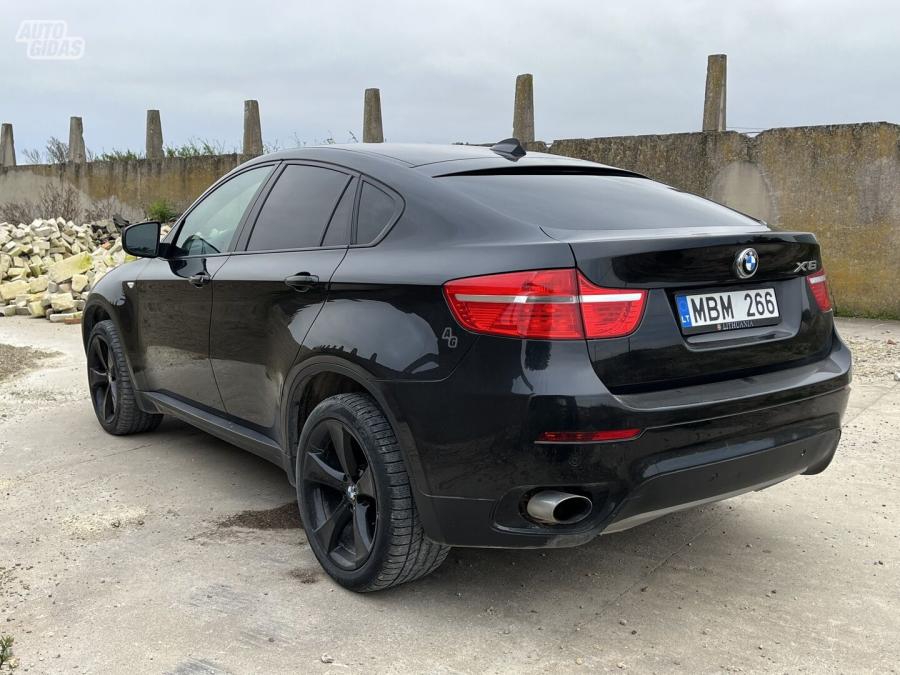 Black BMW X6 2010 in Ariogala, with an engine capacity of 3.00 L and mileage of 140 thousand km for 6550 €, photo 5 on AUTOMOTO.COM.LV