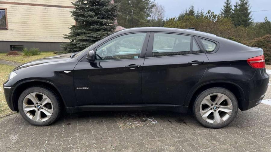 Melns BMW X6 2011 Trakai, ar dzinēja tilpumu 2.99 L un nobraukumu 342 tūkst. km par 11000 €, foto 12 vietnē AUTOMOTO.COM.LV