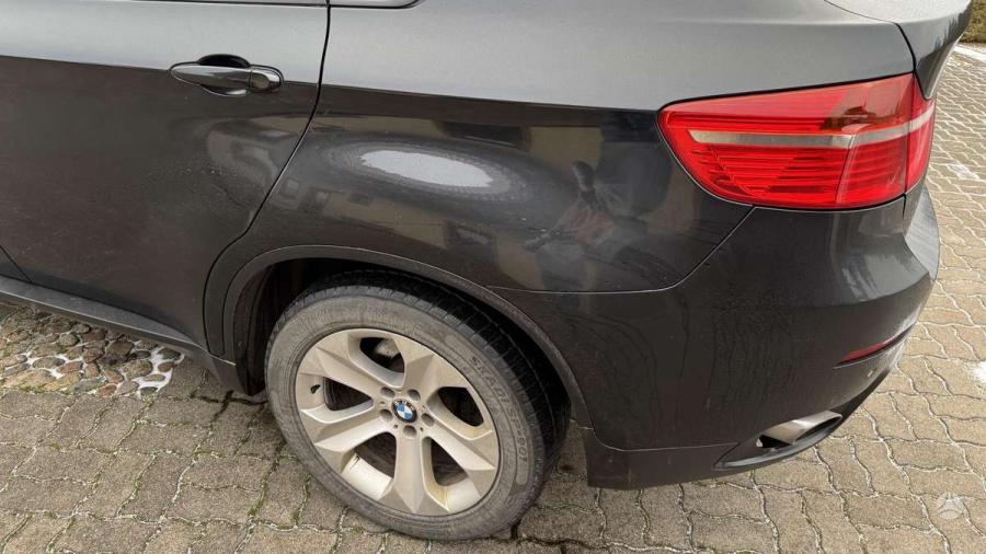 Melns BMW X6 2011 Trakai, ar dzinēja tilpumu 2.99 L un nobraukumu 342 tūkst. km par 11000 €, foto 17 vietnē AUTOMOTO.COM.LV