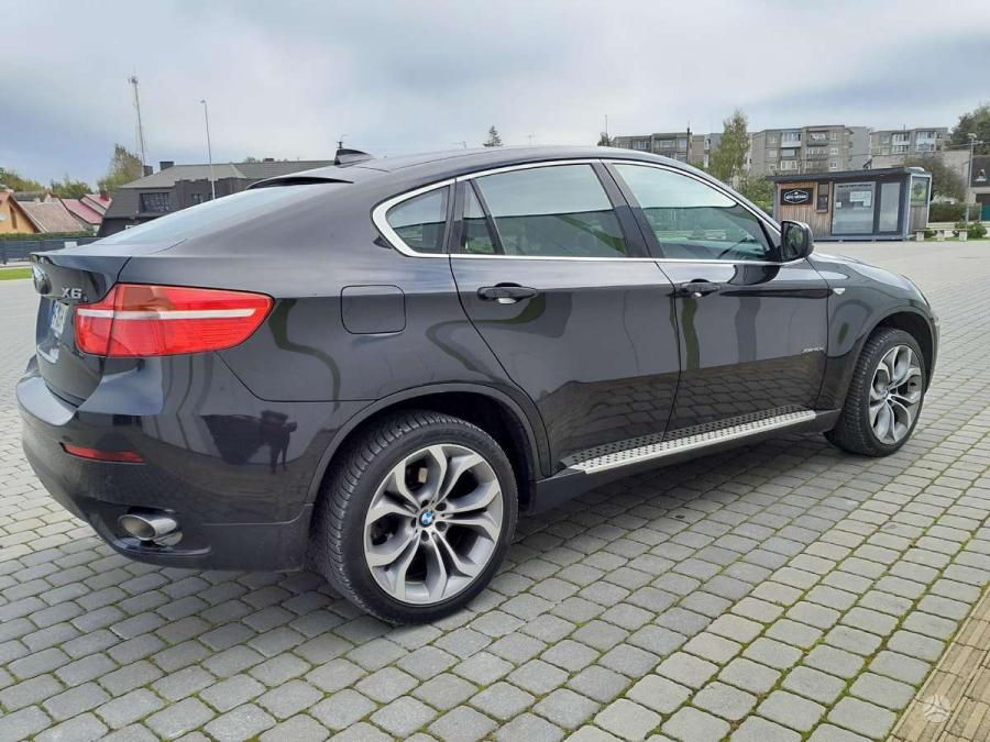 Black BMW X6 2011 in Raseiniai, with an engine capacity of 2.99 L and mileage of 254 thousand km for 12350 €, photo 2 on AUTOMOTO.COM.LV