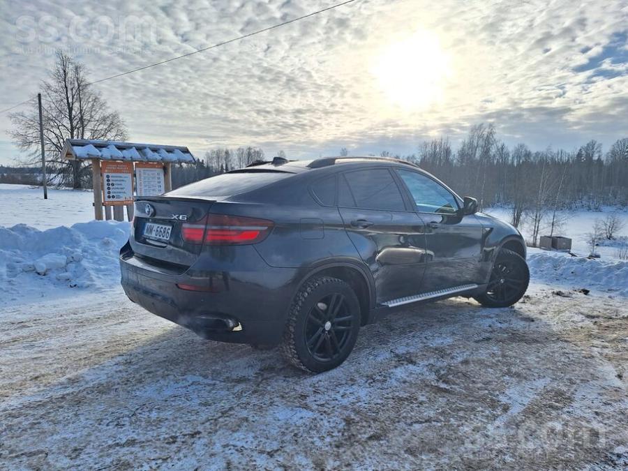 Black BMW X6 2011 in Riga, with an engine capacity of 3.00 L and mileage of 274 thousand km for 13500 €, photo 2 on AUTOMOTO.COM.LV