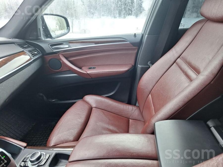 Black BMW X6 2011 in Riga, with an engine capacity of 3.00 L and mileage of 274 thousand km for 13500 €, photo 6 on AUTOMOTO.COM.LV