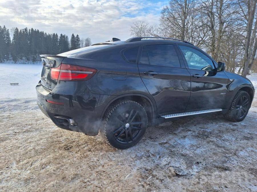 Black BMW X6 2011 in Riga, with an engine capacity of 3.00 L and mileage of 274 thousand km for 13500 €, photo 10 on AUTOMOTO.COM.LV