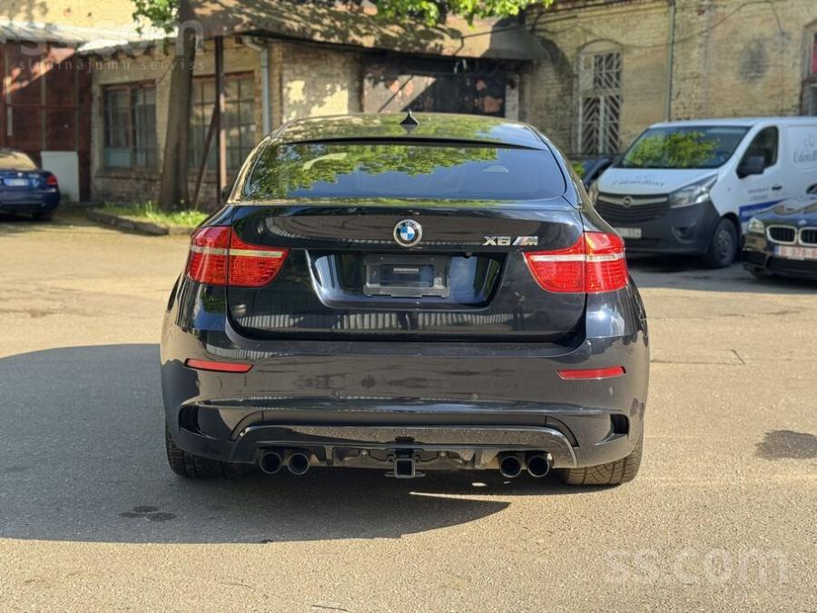 Black BMW X6 2011 in Riga, with an engine capacity of 4.40 L and mileage of 322 thousand km for 9950 €, photo 3 on AUTOMOTO.COM.LV