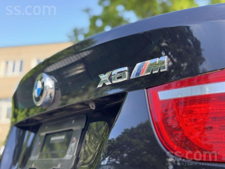 Black BMW X6 2011 in Riga, with an engine capacity of 4.40 L and mileage of 322 thousand km for 9950 €, photo 9 on AUTOMOTO.COM.LV