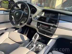 Black BMW X6 2011 in Riga, with an engine capacity of 4.40 L and mileage of 322 thousand km for 9950 €, photo 15 on AUTOMOTO.COM.LV