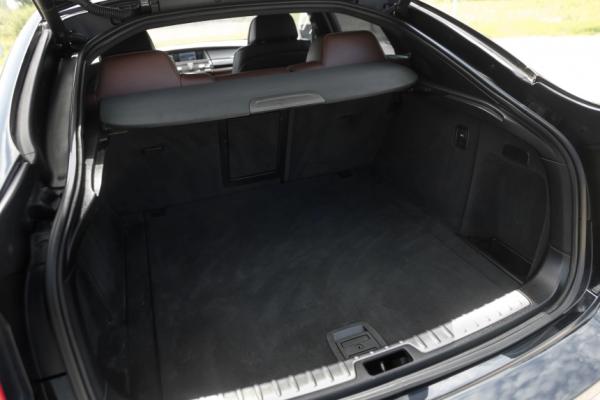 Black BMW X6 2011 in Riga, with an engine capacity of 4.00 L and mileage of 260 thousand km for 15890 €, photo 3 on AUTOMOTO.COM.LV