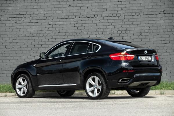 Black BMW X6 2011 in Riga, with an engine capacity of 4.00 L and mileage of 260 thousand km for 15890 €, photo 9 on AUTOMOTO.COM.LV