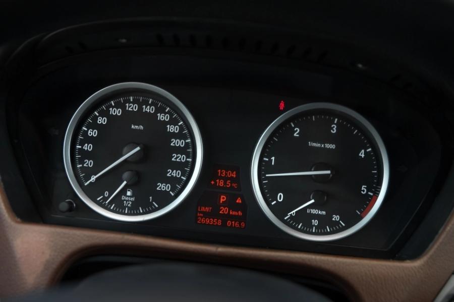 Черный БМВ Х6 2011 в Рига, объемом двигателя 4.00 л и пробегом 260 тыс. км за 15890 €, фото 14 на AUTOMOTO.COM.LV