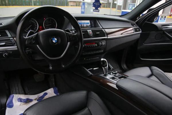 Black BMW X6 2011 in Riga, with an engine capacity of 3.00 L and mileage of 265 thousand km for 12790 €, photo 10 on AUTOMOTO.COM.LV