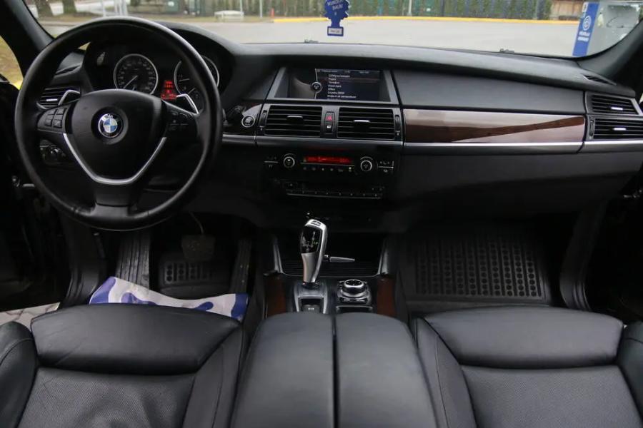 Black BMW X6 2011 in Riga, with an engine capacity of 3.00 L and mileage of 265 thousand km for 12790 €, photo 12 on AUTOMOTO.COM.LV