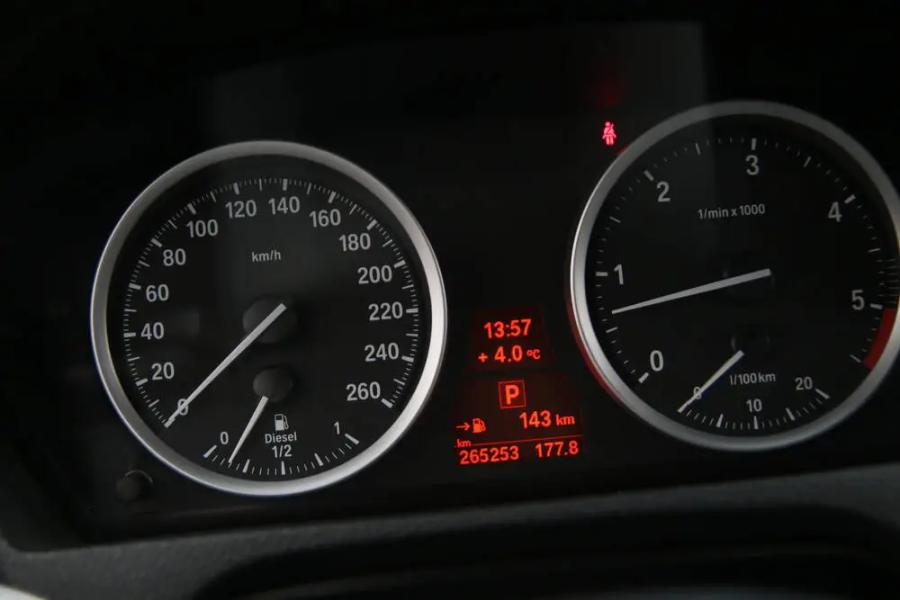 Black BMW X6 2011 in Riga, with an engine capacity of 3.00 L and mileage of 265 thousand km for 12790 €, photo 24 on AUTOMOTO.COM.LV