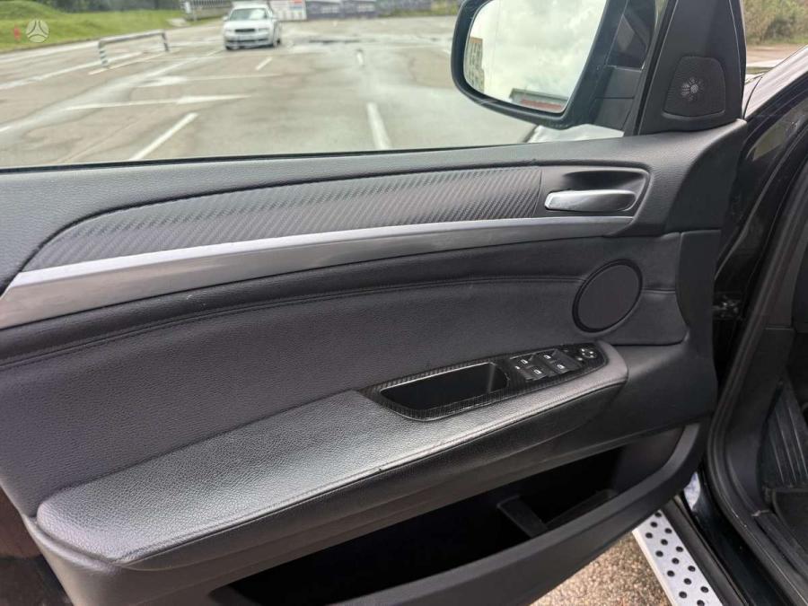 Melns BMW X6 2011 Šauļi, ar dzinēja tilpumu 2.99 L un nobraukumu 321 tūkst. km par 9050 €, foto 13 vietnē AUTOMOTO.COM.LV