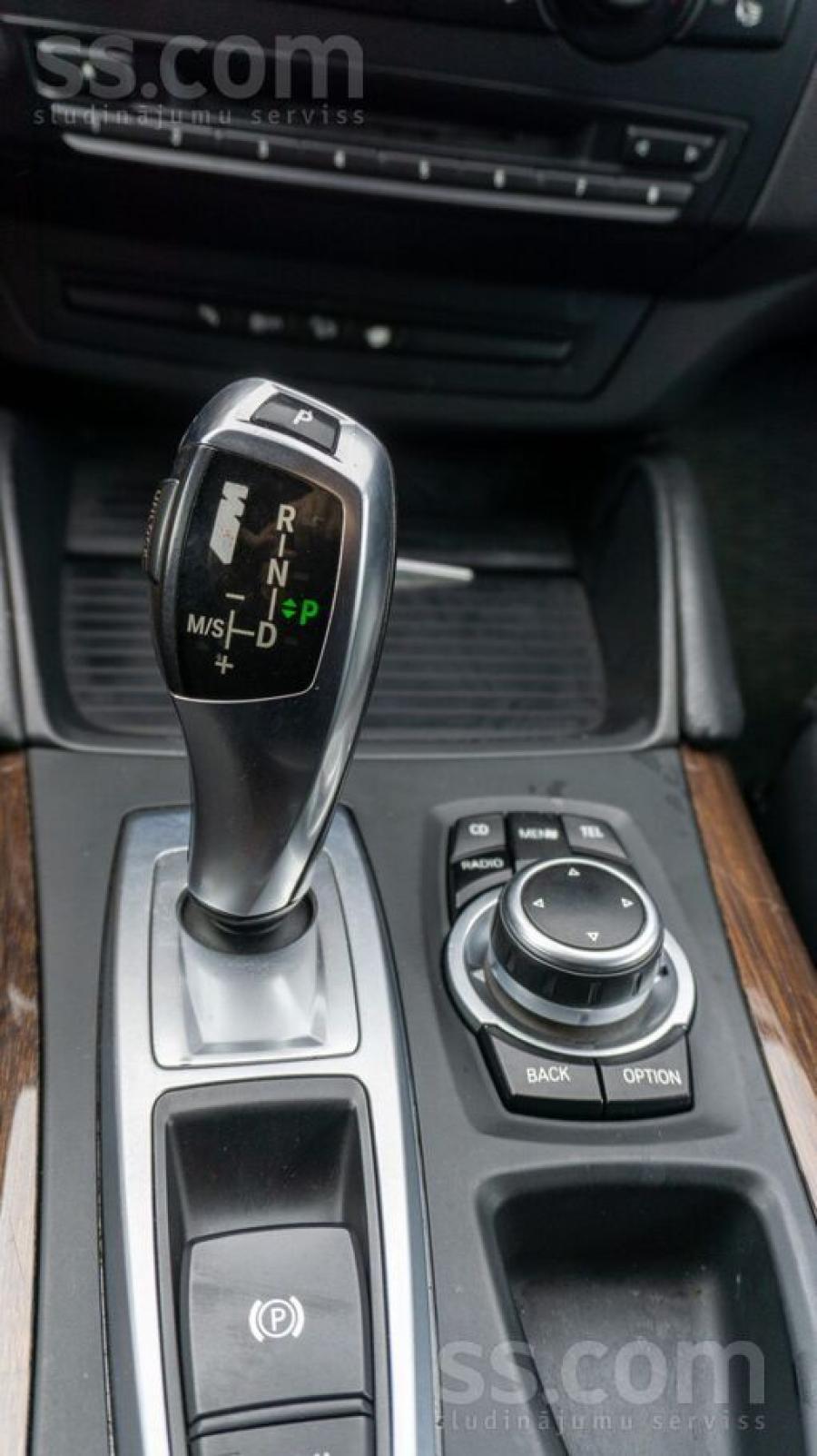 Black BMW X6 2011 in Riga, with an engine capacity of 3.00 L and mileage of 230 thousand km for 12190 €, photo 16 on AUTOMOTO.COM.LV
