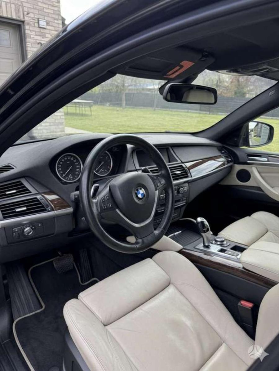 Black BMW X6 2011 in Kaunas, with an engine capacity of 2.99 L and mileage of 245 thousand km for 10500 €, photo 5 on AUTOMOTO.COM.LV