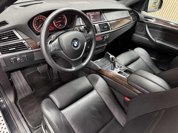Black BMW X6 2011 in Marijampole, with an engine capacity of 2.99 L and mileage of 274 thousand km for 11999 €, photo 2 on AUTOMOTO.COM.LV