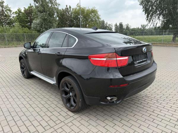 Melns BMW X6 2011 Marijampole, ar dzinēja tilpumu 2.99 L un nobraukumu 226 tūkst. km par 12500 €, foto 3 vietnē AUTOMOTO.COM.LV