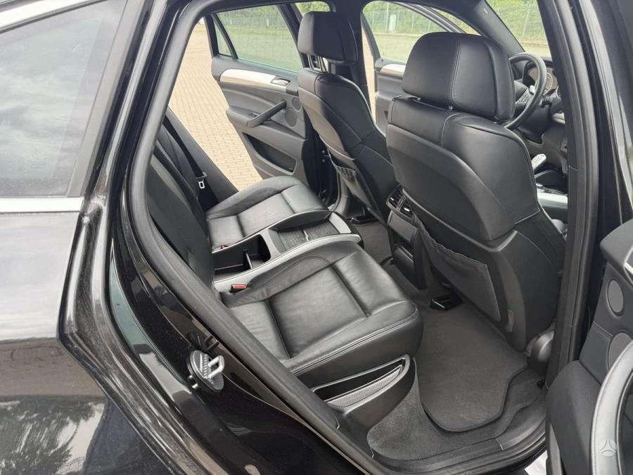 Black BMW X6 2011 in Marijampole, with an engine capacity of 2.99 L and mileage of 226 thousand km for 12500 €, photo 13 on AUTOMOTO.COM.LV
